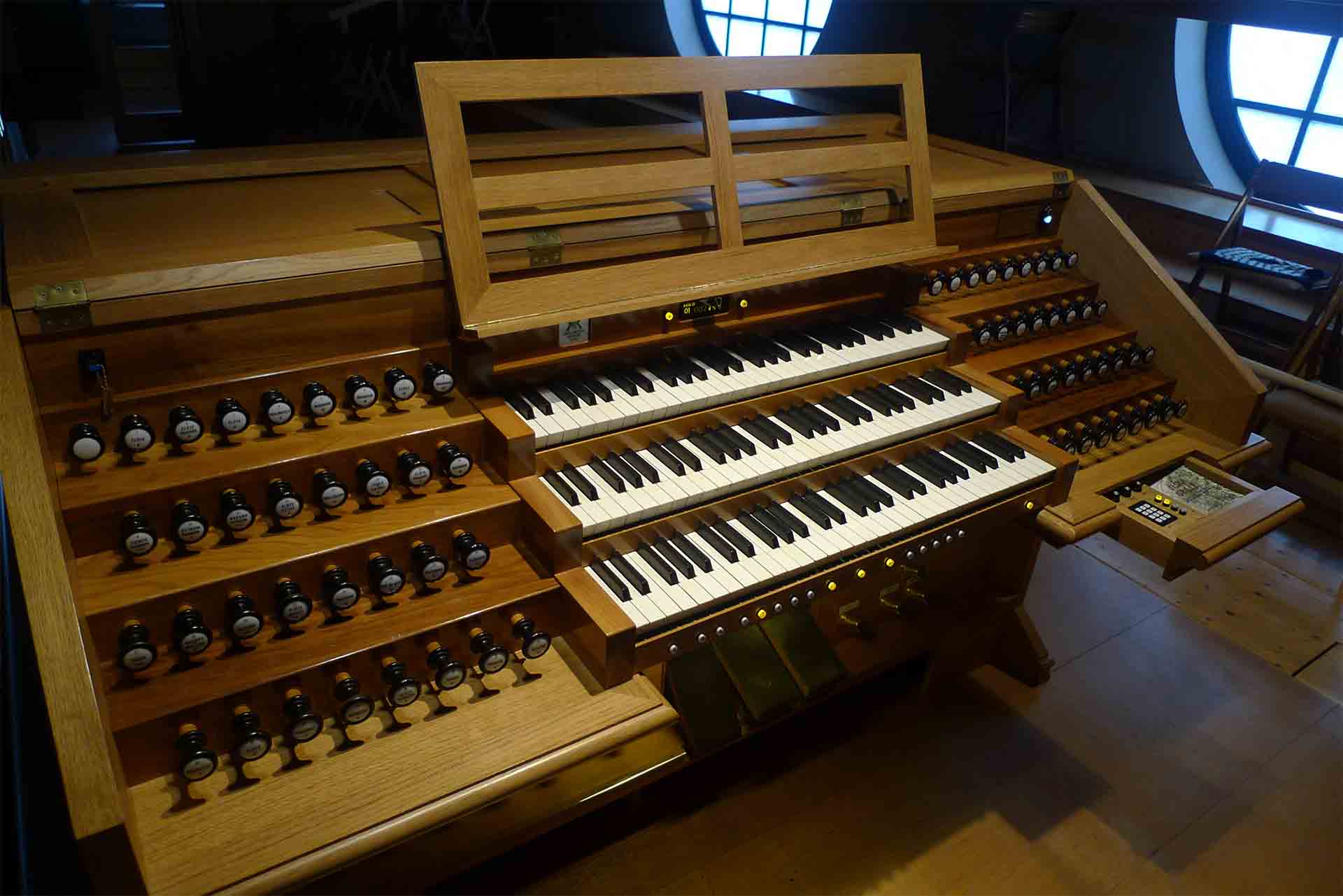 Alterus - Simple organ stop controller